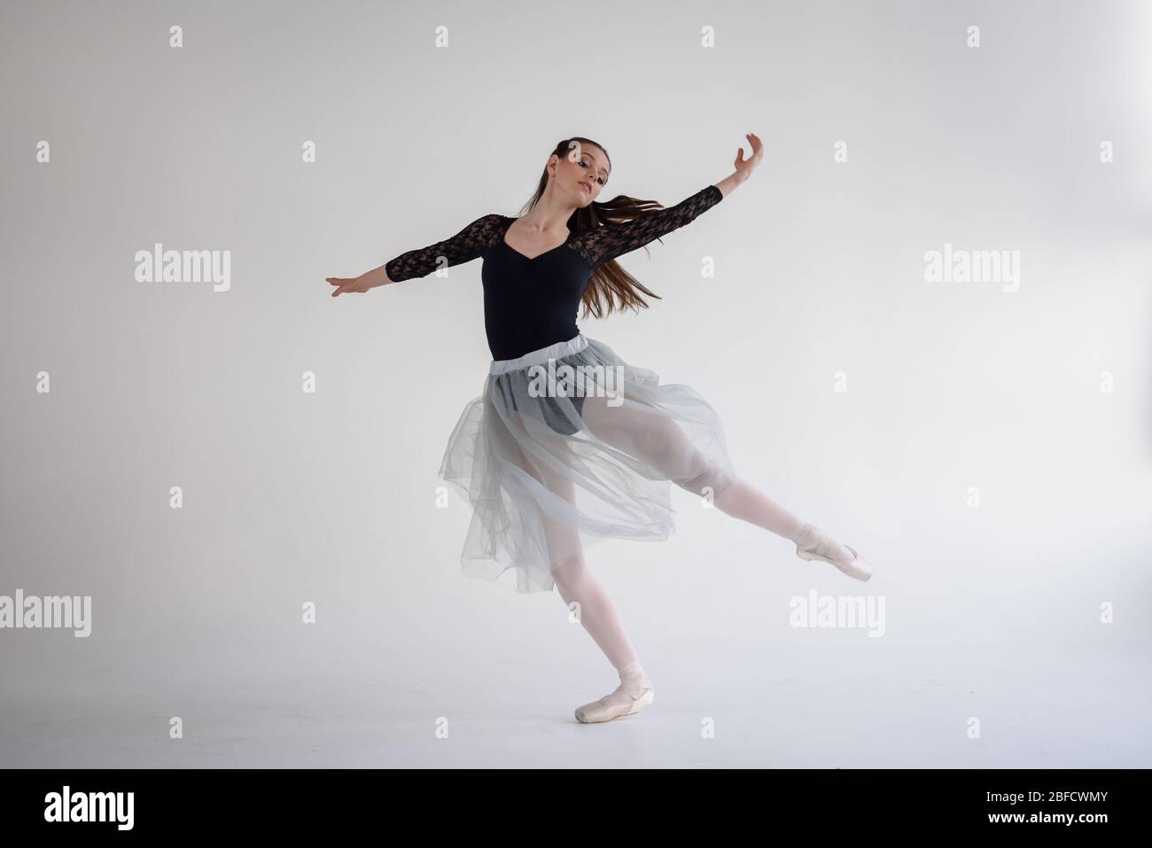 Ballet workshop hi-res stock photography and images - Alamy