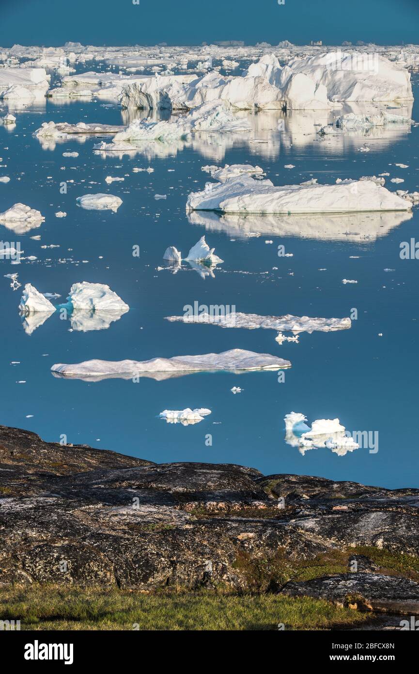 Icebergs in the ocean. Disko Bay, Western Greenland Stock Photo - Alamy