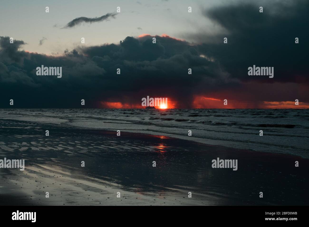 Dark clouds hi-res stock photography and images - Alamy