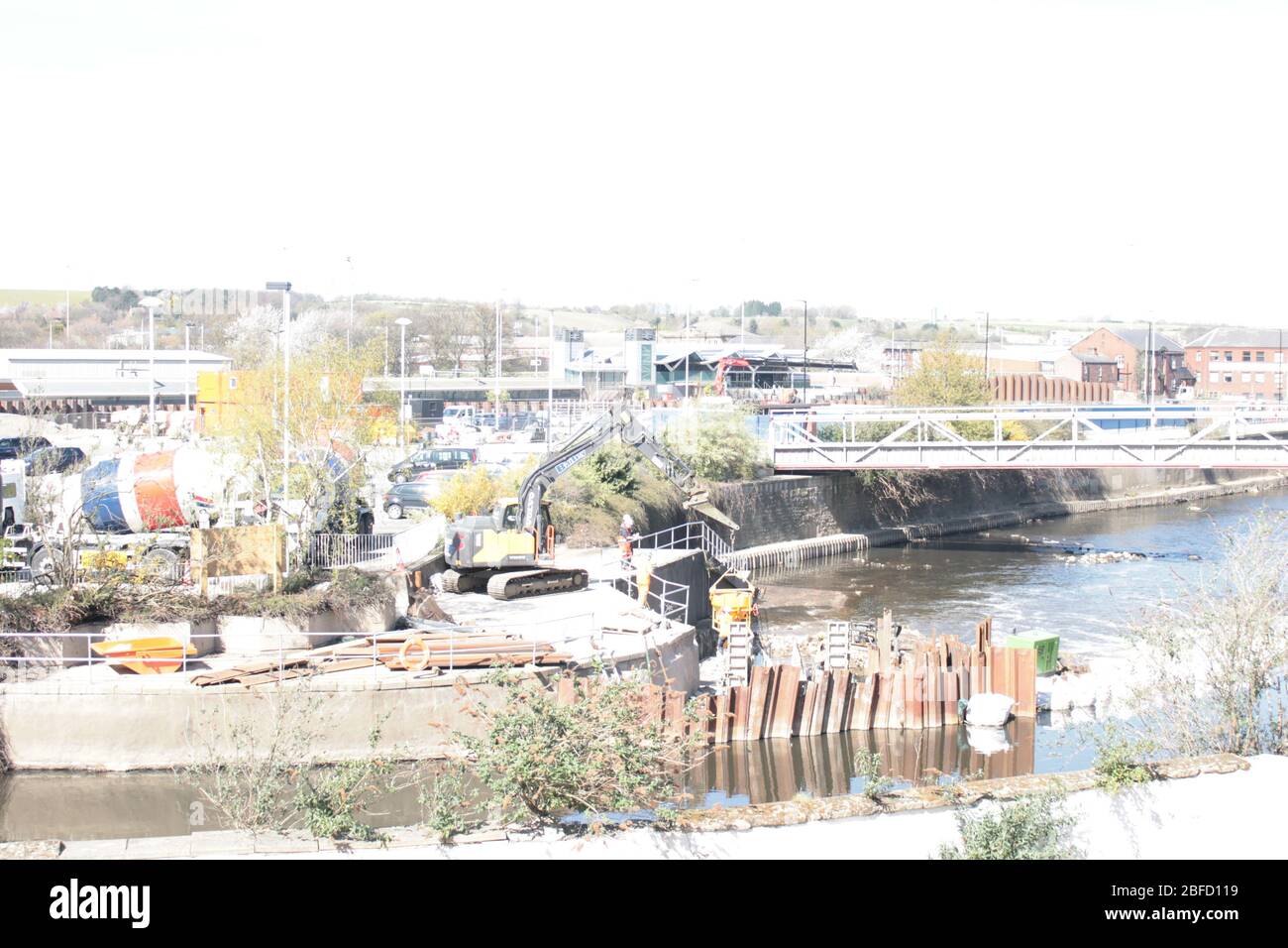 Riverside construction hi-res stock photography and images - Alamy