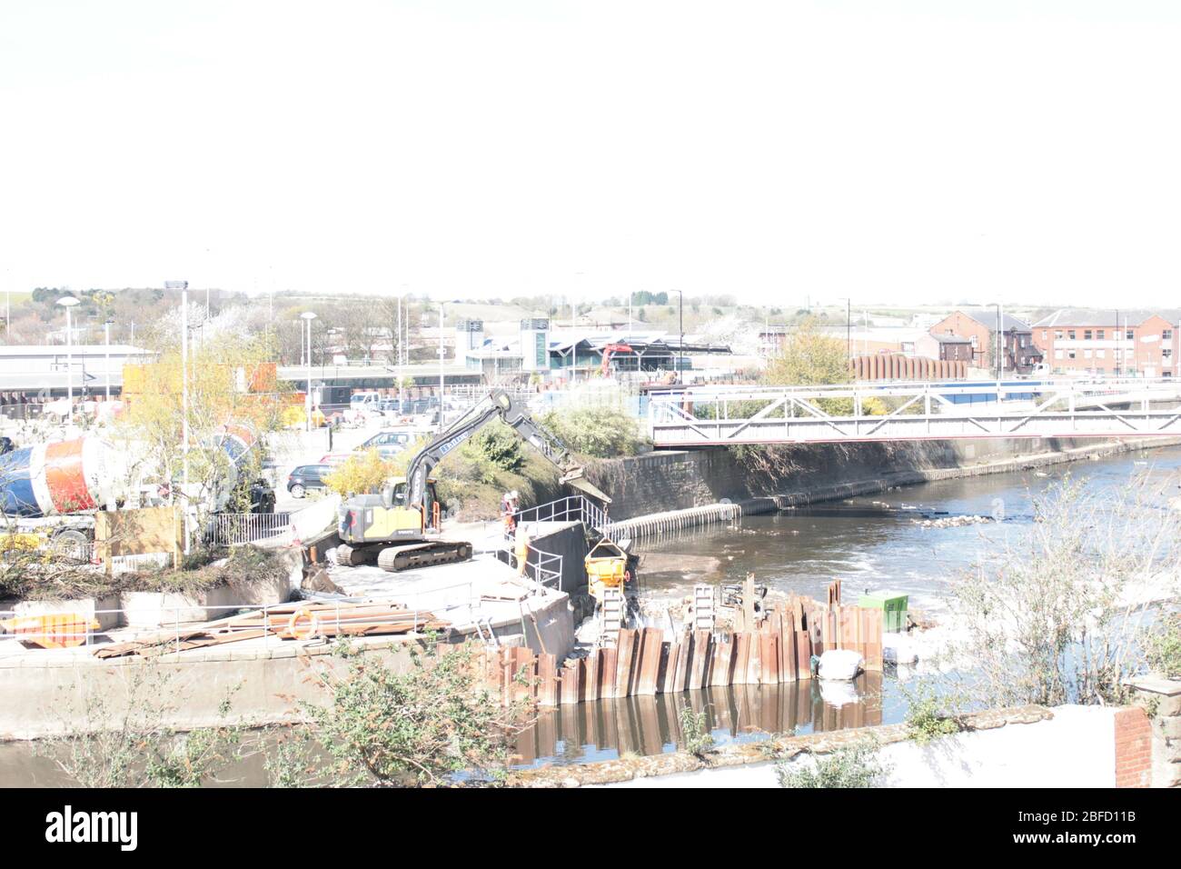 Riverside construction hi-res stock photography and images - Alamy