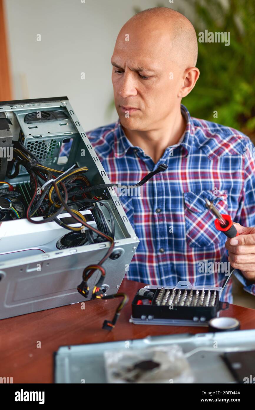 Connectivity maintenance hi-res stock photography and images - Alamy