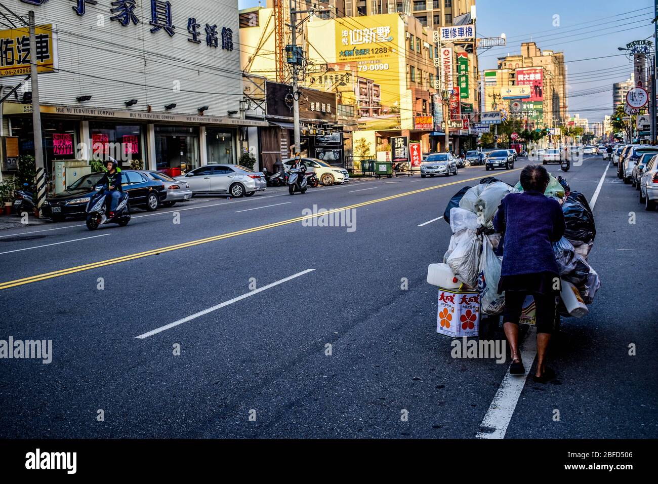 Local markets in taiwan hi-res stock photography and images - Alamy