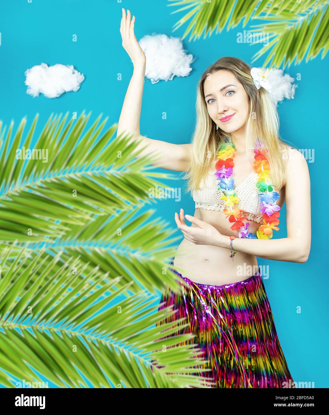 Beautiful hawaiian girl dancing hula hi-res stock photography and ...