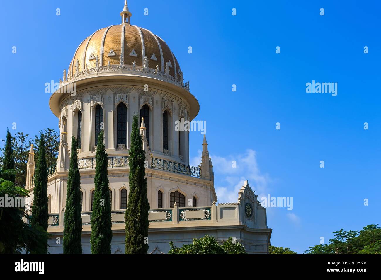 Baba or Bahai temple in Israel, Haifa. Landscape Stock Photo - Alamy