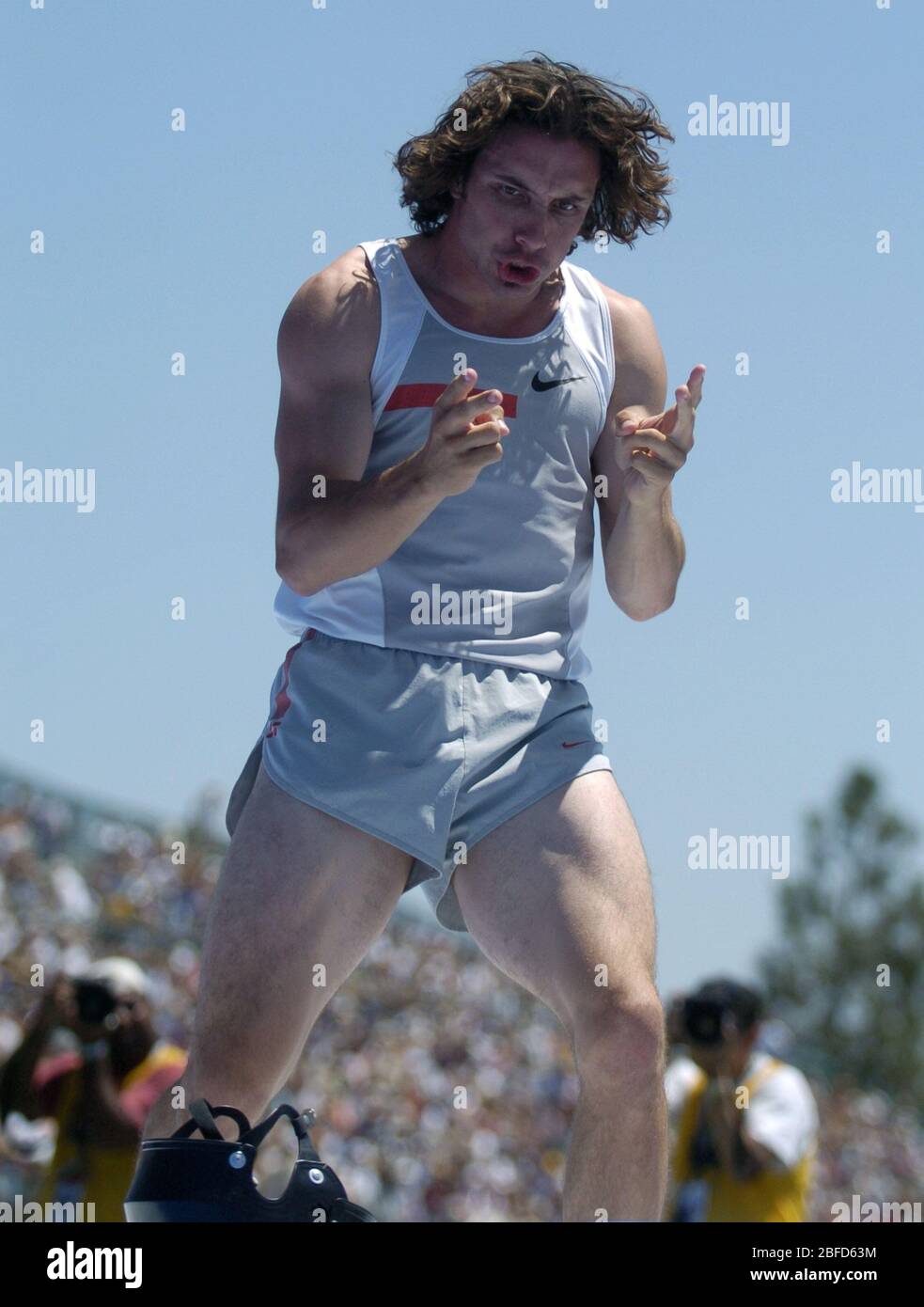 Finishes in pole vault hi-res stock photography and images - Alamy