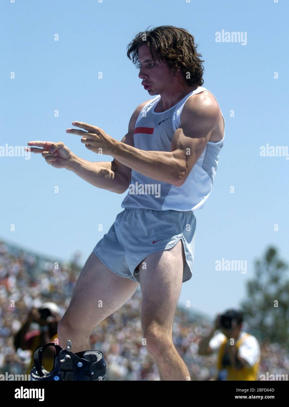 Finishes in pole vault hi-res stock photography and images - Alamy