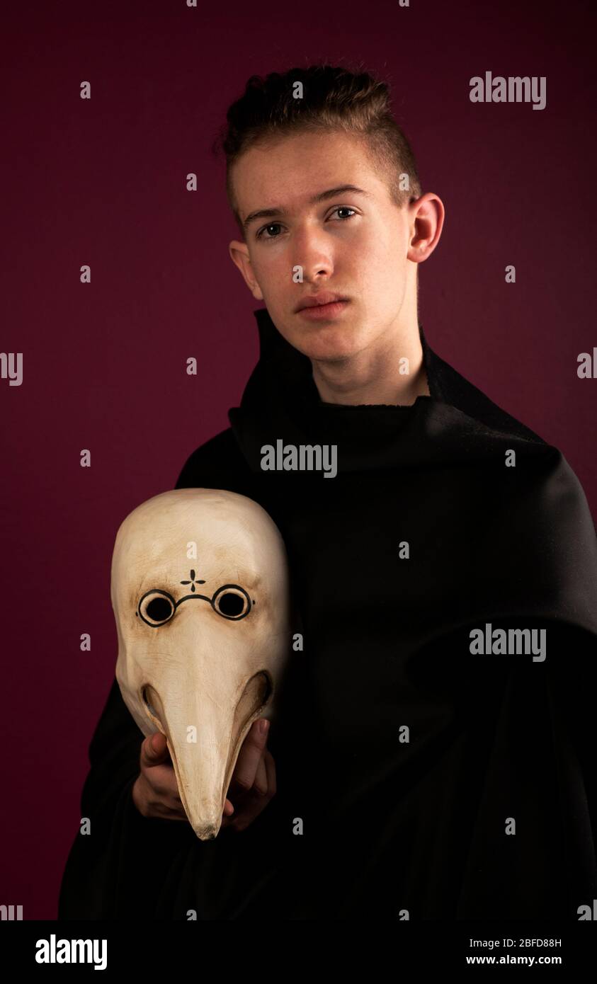 Plague doctor mask hi-res stock photography and images - Alamy