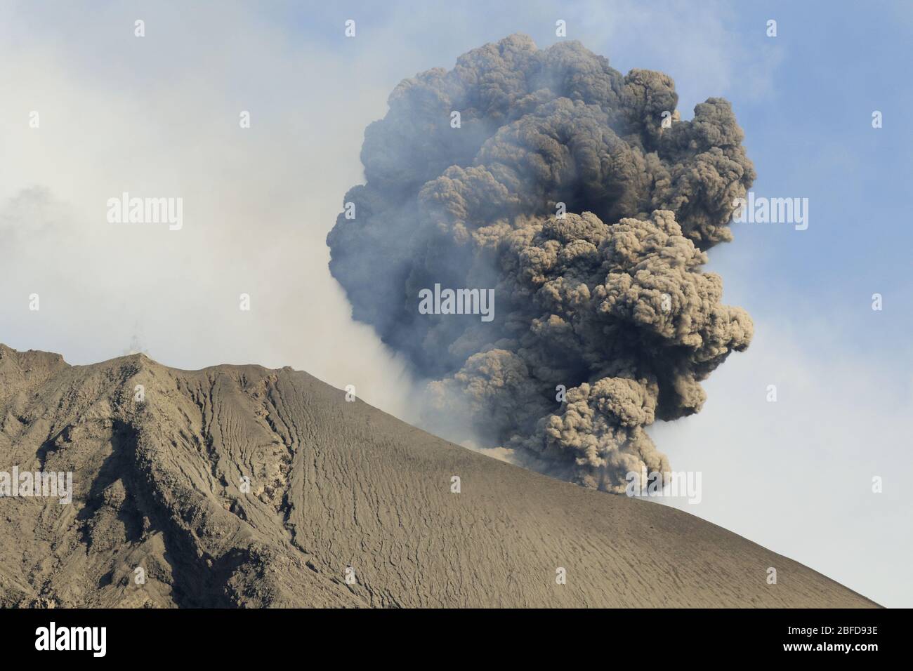 Volcan sakurajima hi-res stock photography and images - Alamy