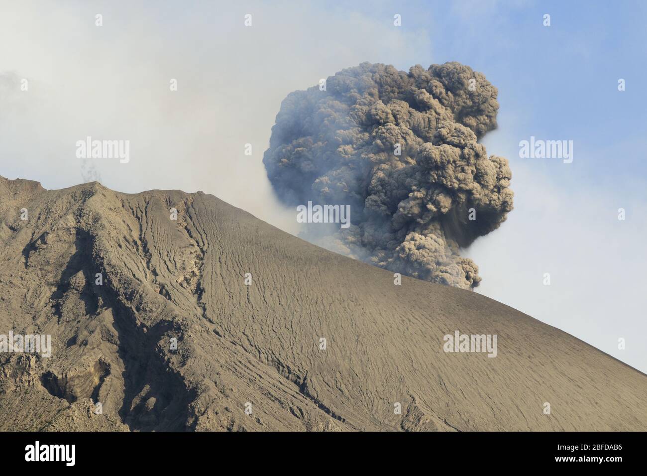 Volcan sakurajima hi-res stock photography and images - Alamy