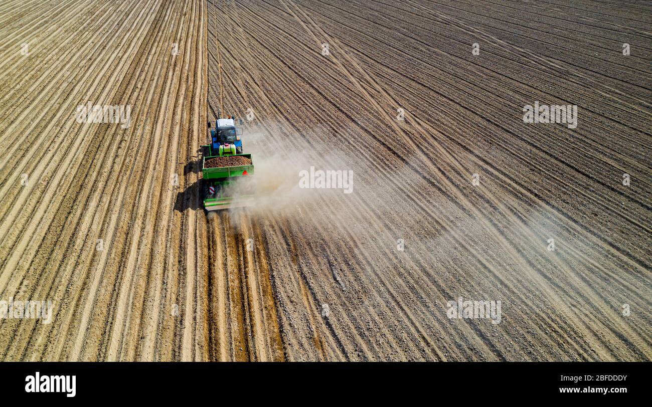 Farm potato planting machine hi-res stock photography and images - Alamy