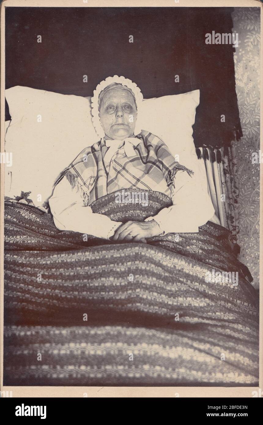 Tired lady victorian hi-res stock photography and images - Alamy