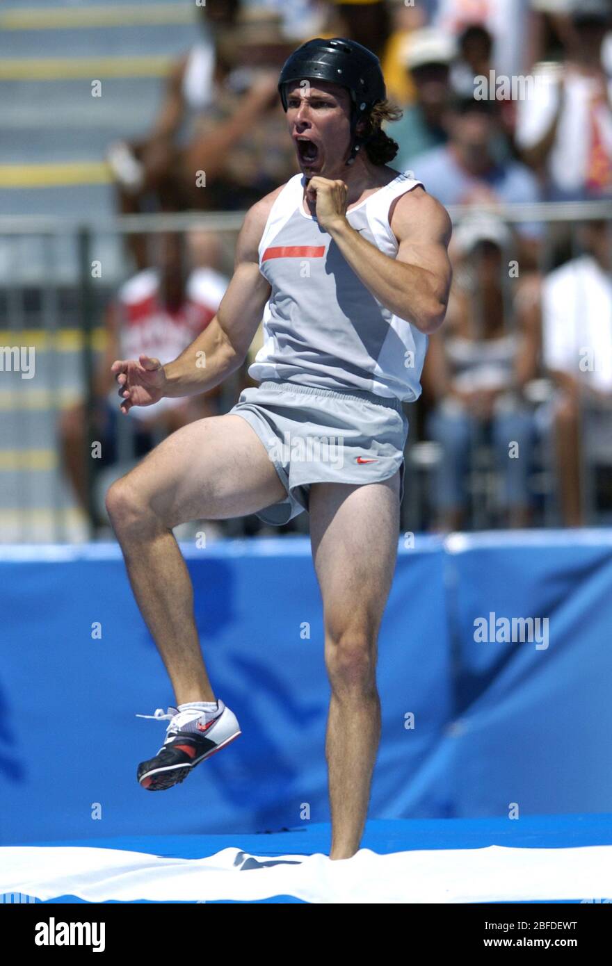 Finishes in pole vault hi-res stock photography and images - Alamy
