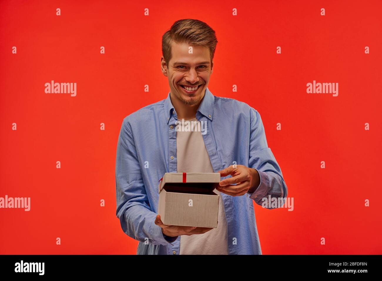 Cunningly hi-res stock photography and images - Alamy