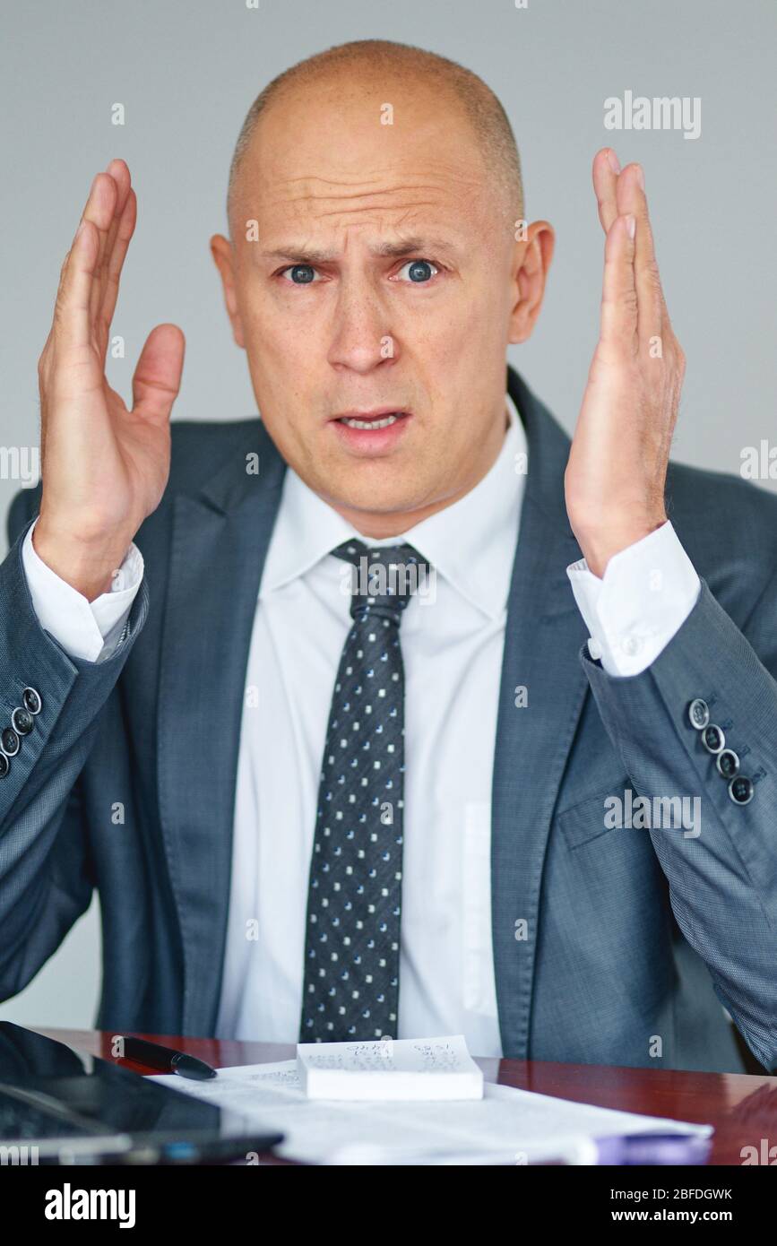 Stressed man in office hi-res stock photography and images - Alamy