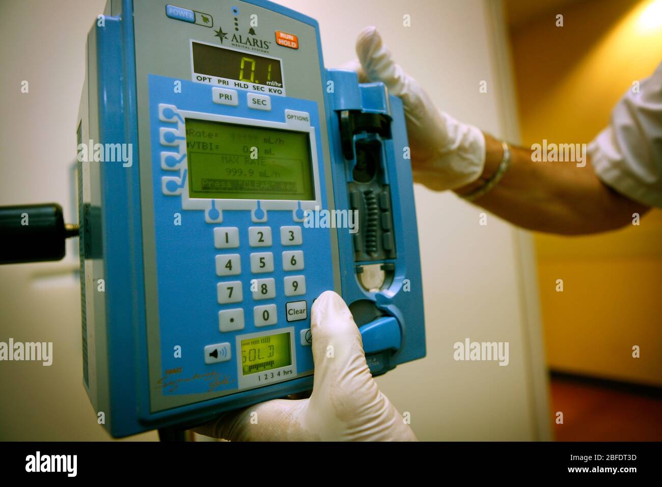 Alaris system hi-res stock photography and images - Alamy