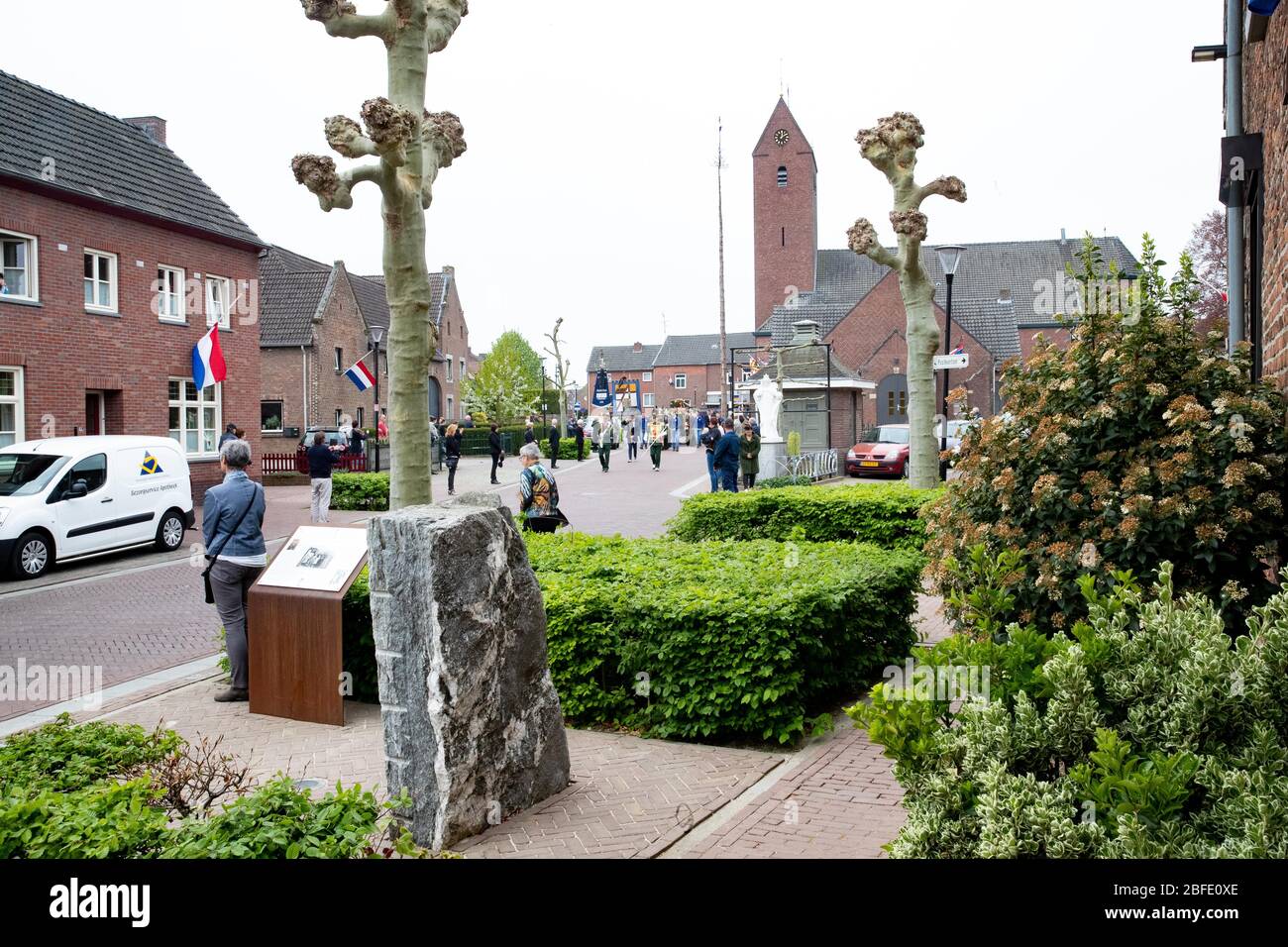 BANHOLT, 18-april-2020, Begrafenis van de aan Corona overleden Pastoor ...