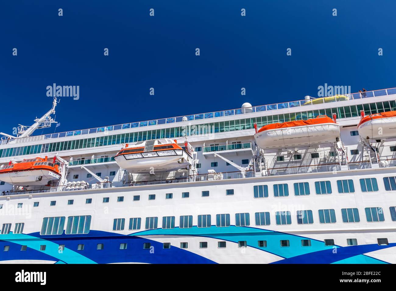 Cruise terminal crete hi-res stock photography and images - Alamy