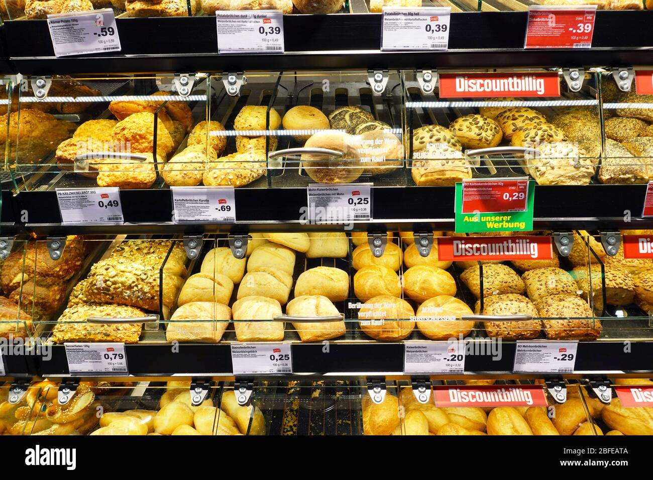 Bread display supermarket hi-res stock photography and images - Alamy