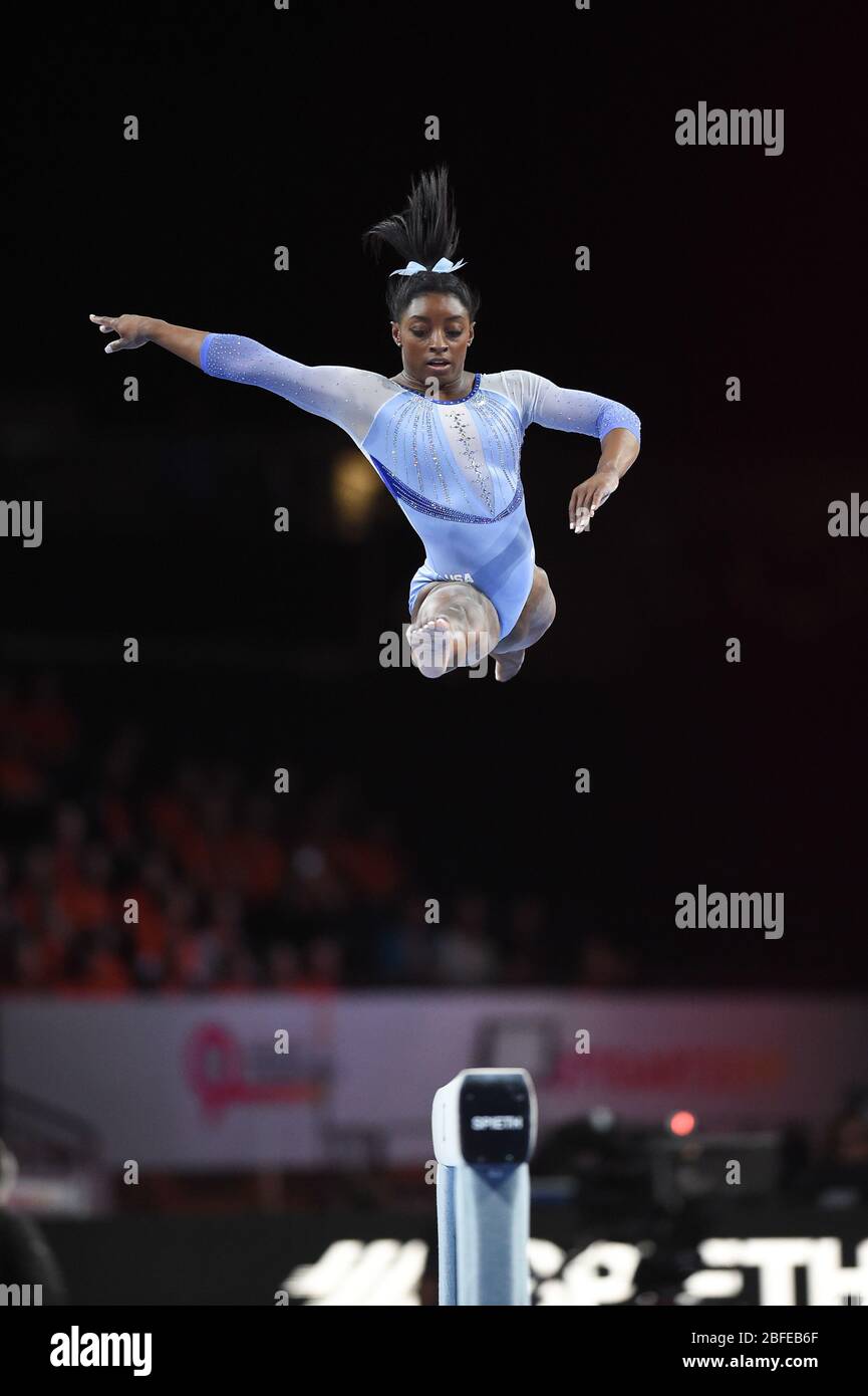 Simone biles 2019 beam stuttgart hi-res stock photography and images ...