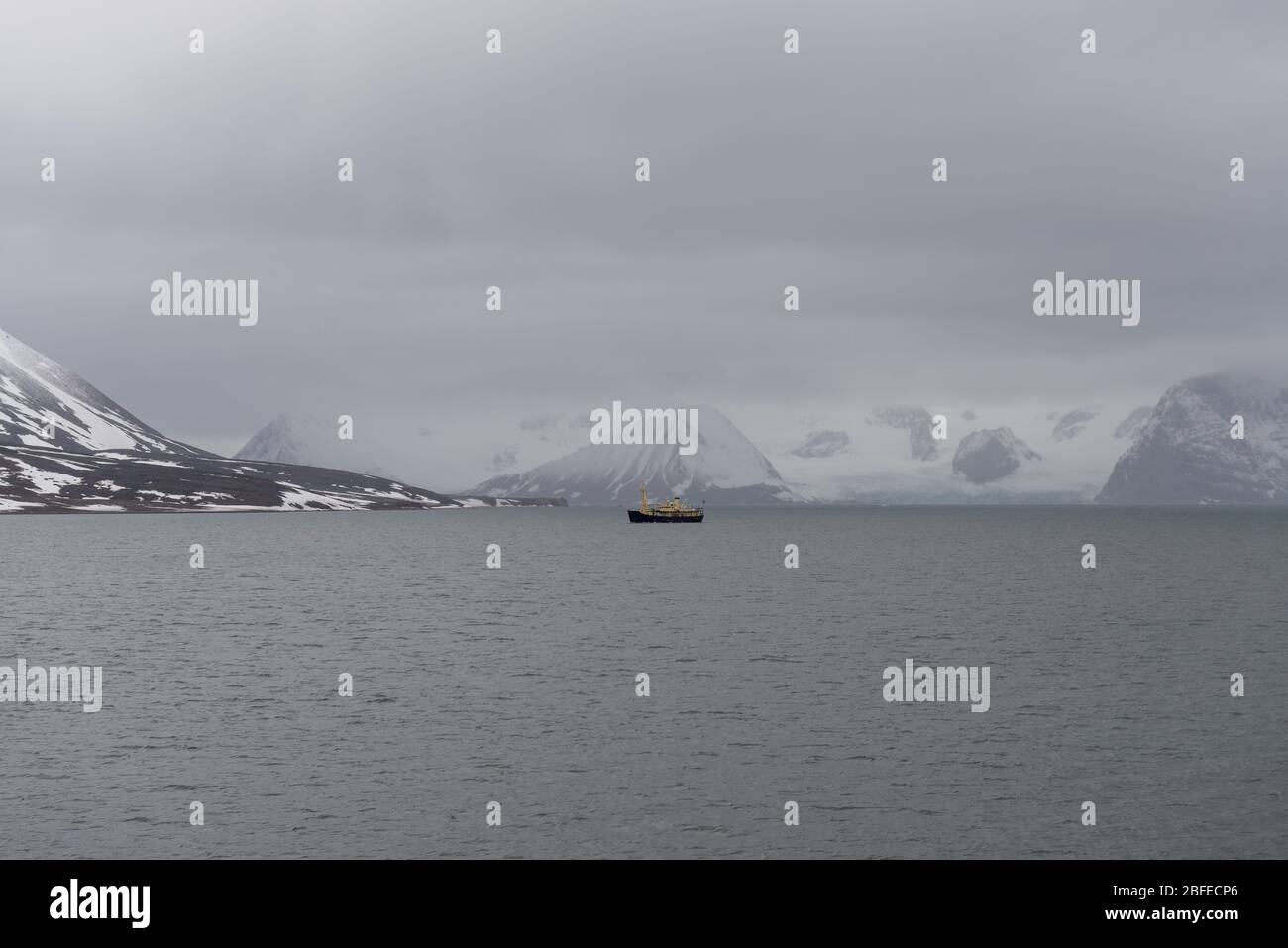 Expedition ship in Arctic sea, Svalbard Stock Photo - Alamy