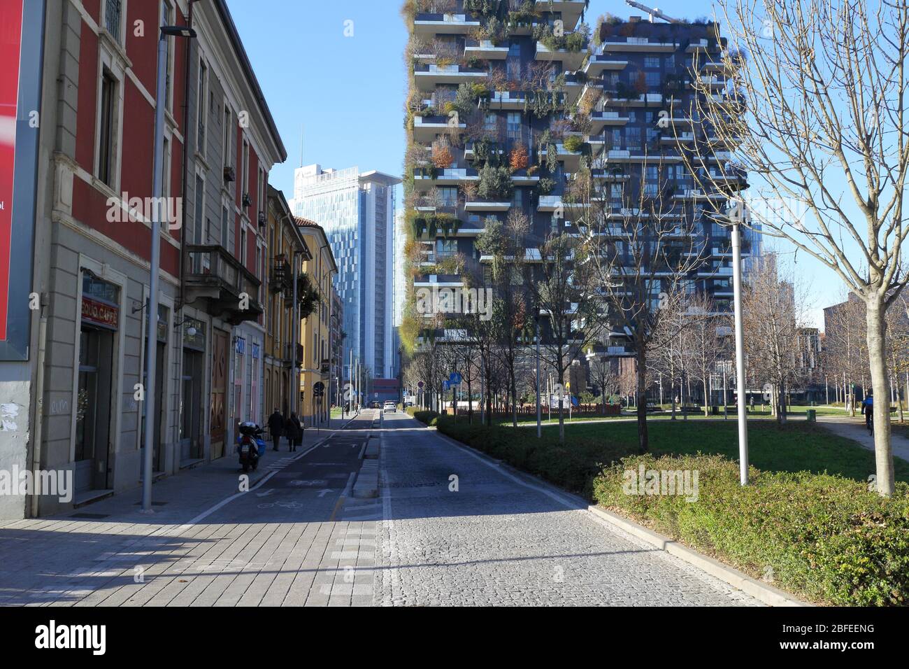 Milan skyline skyscrapers night hi-res stock photography and images - Alamy
