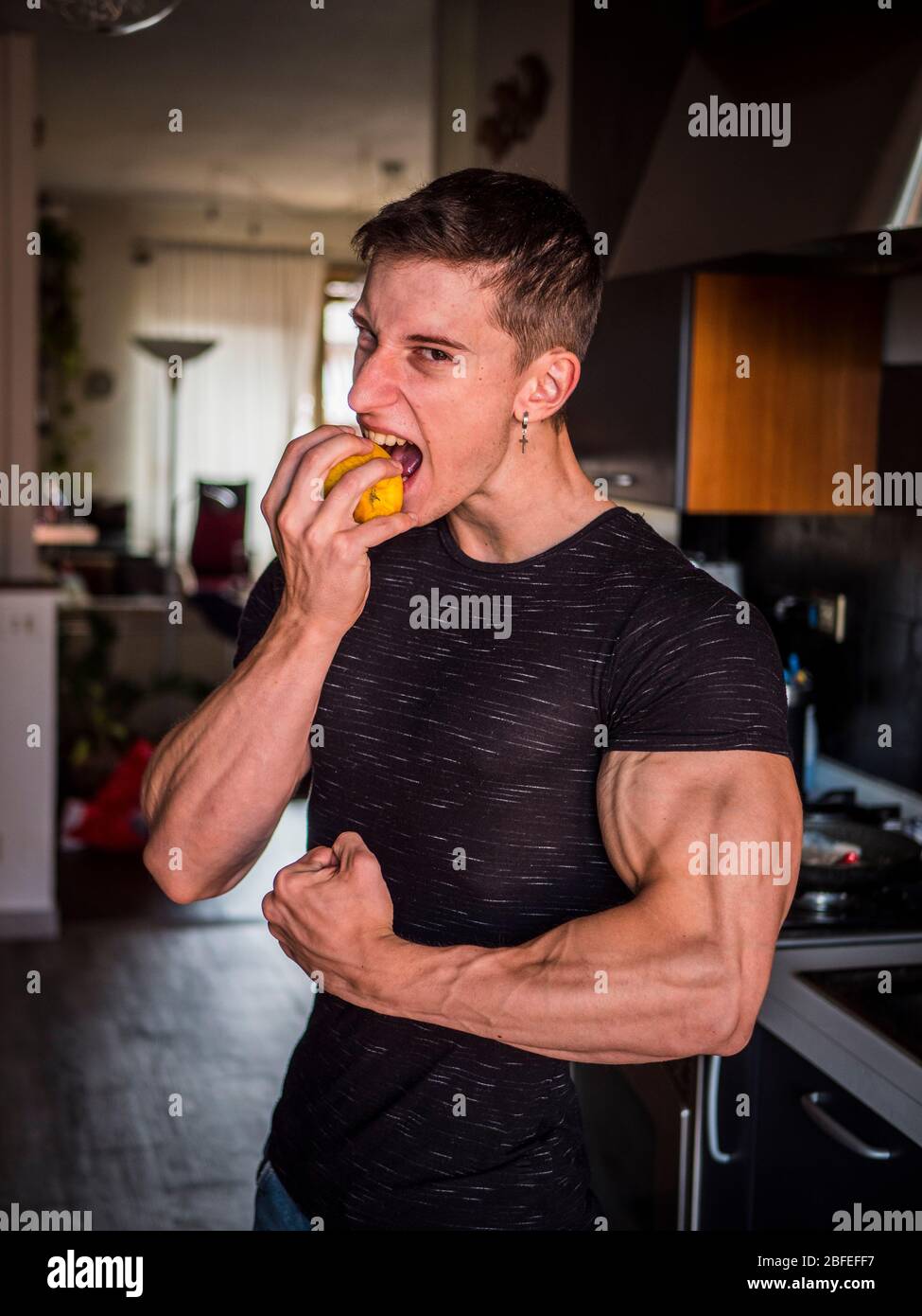 Eating muscles hi-res stock photography and images - Alamy