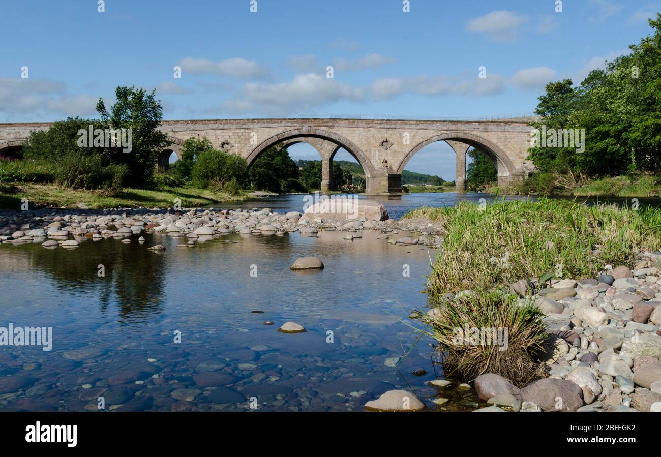 River esk bridge hi-res stock photography and images - Alamy