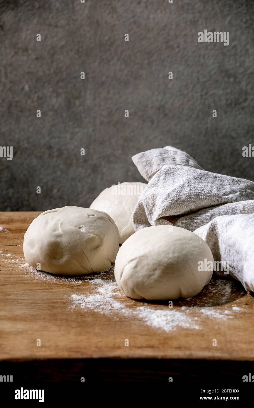 Pizza dough cloth hi-res stock photography and images - Alamy
