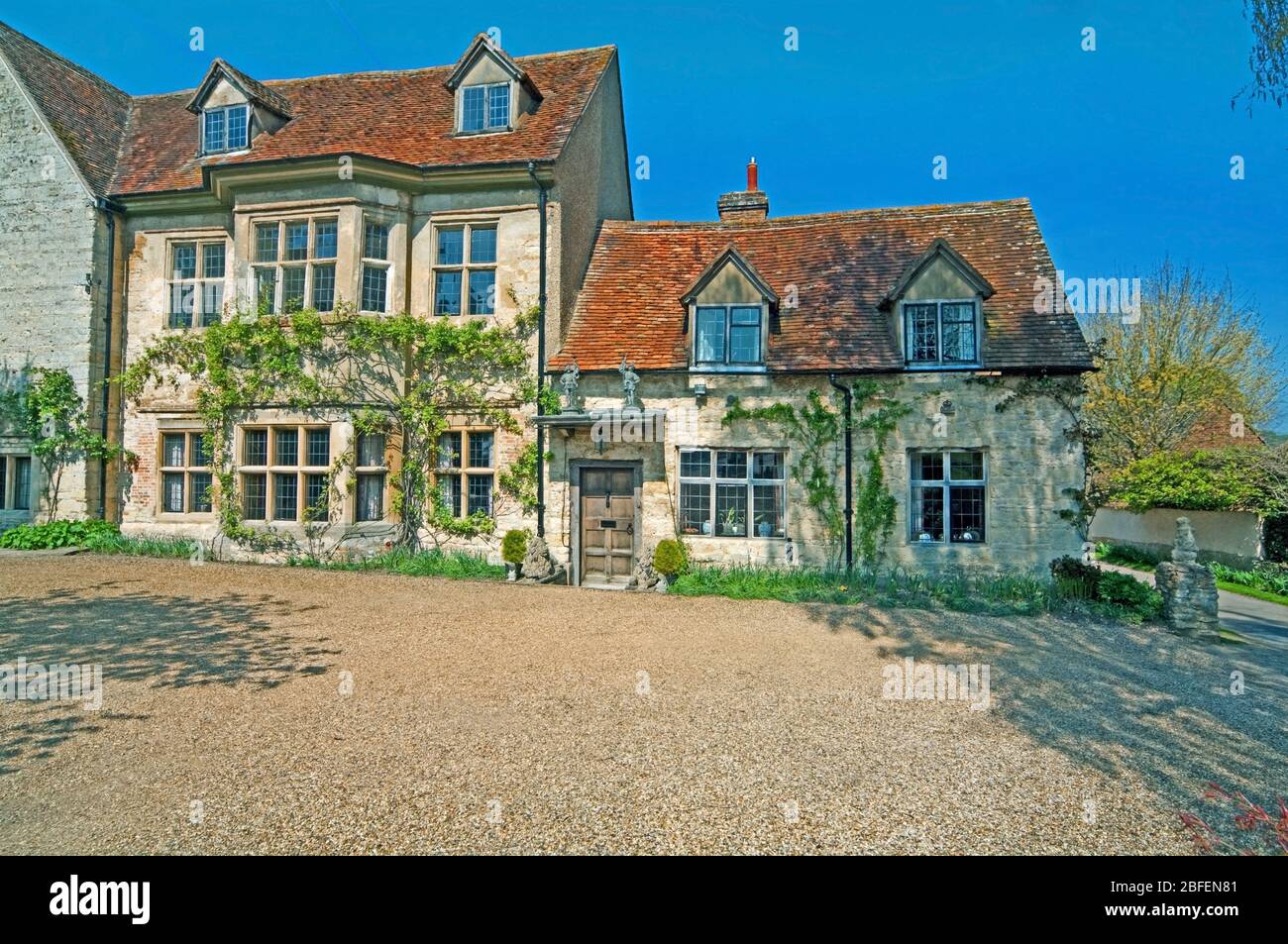 Cuddington, Buckinghamshire, Tyringham Hall Stock Photo - Alamy