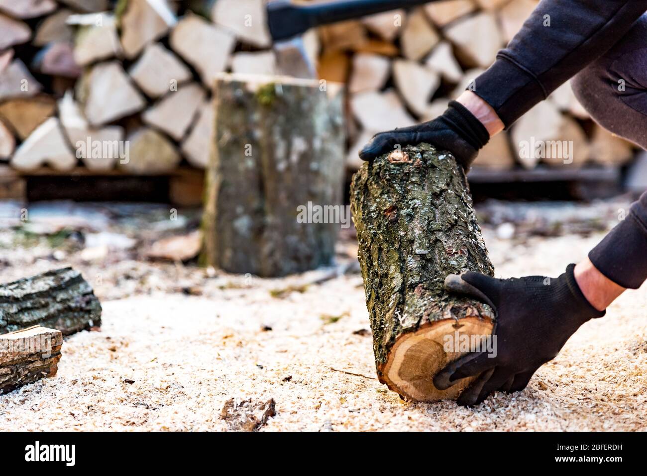 Cutting and splitting firewood hi-res stock photography and images - Alamy