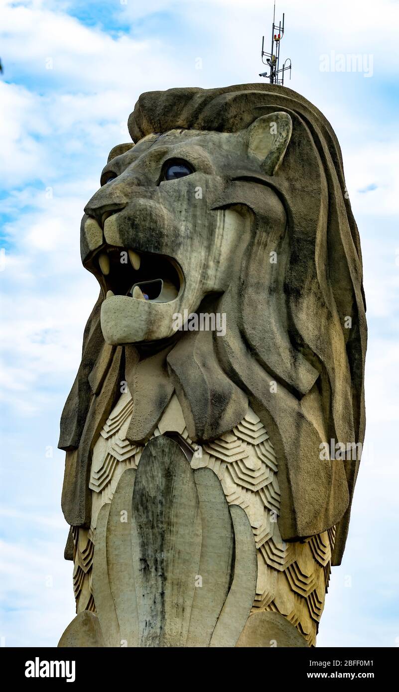 Largest merlion hi-res stock photography and images - Alamy