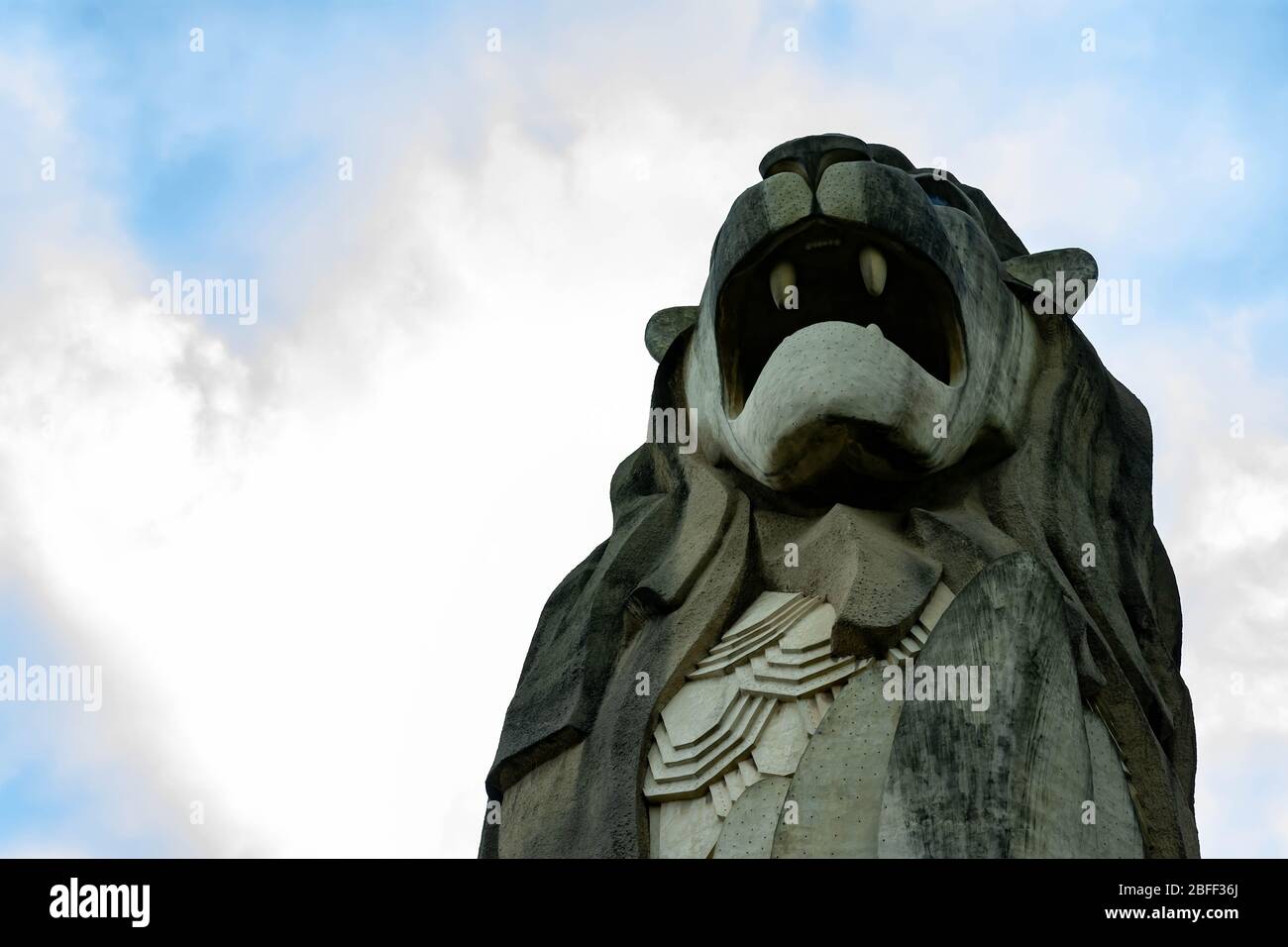 Largest merlion hi-res stock photography and images - Alamy