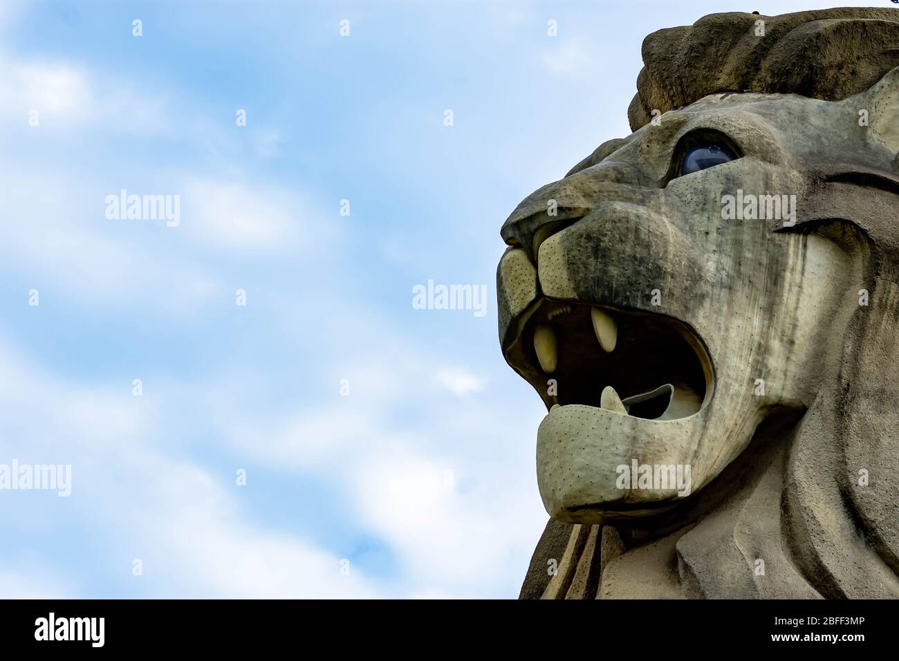 Largest merlion hi-res stock photography and images - Alamy