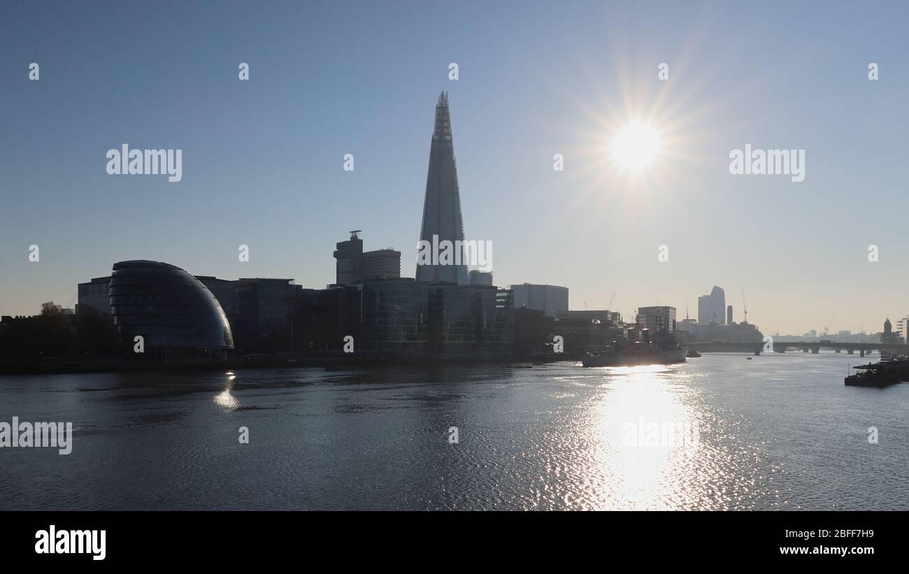London bridge in the sun hi-res stock photography and images - Alamy