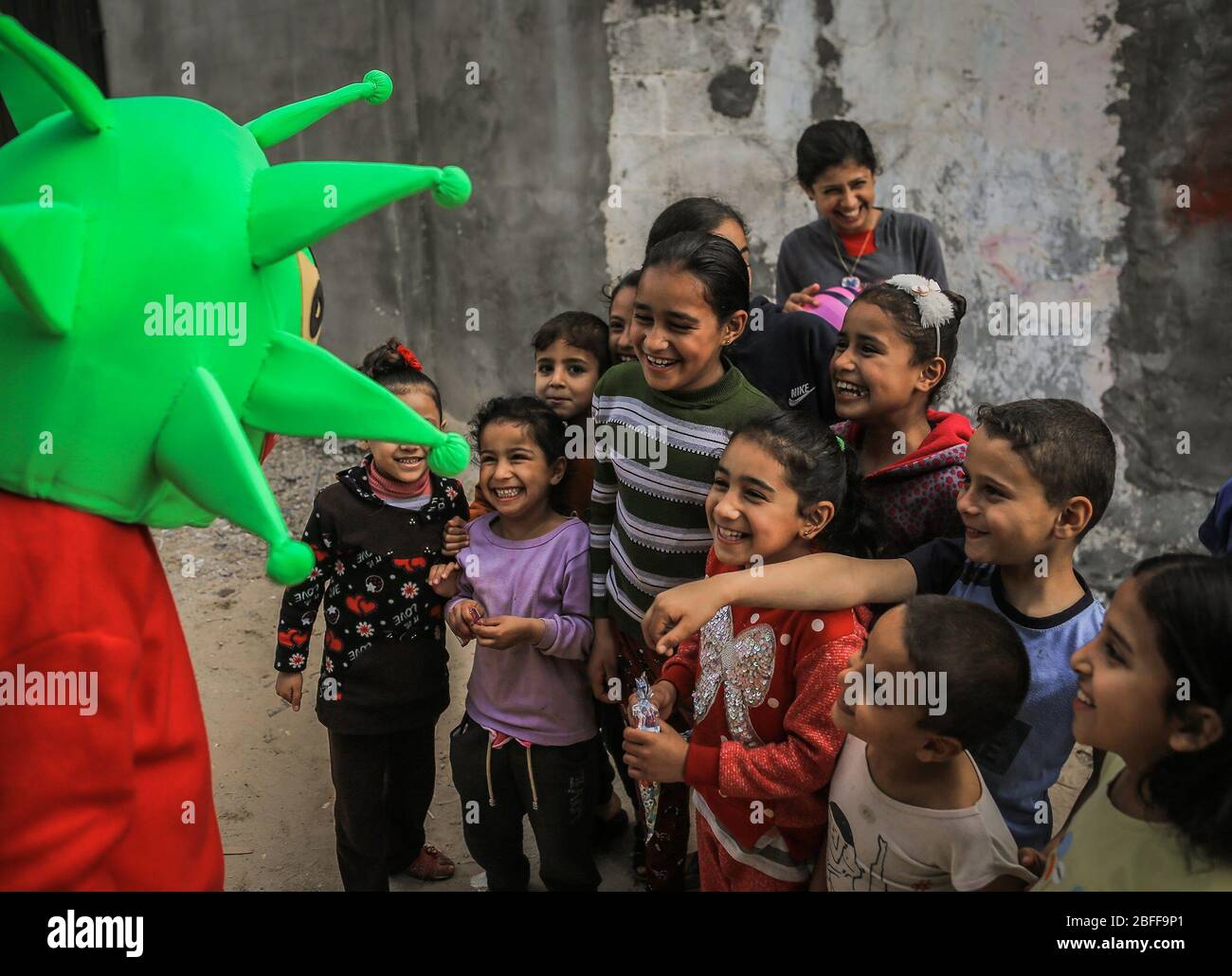 Nuseirat Camp, The Gaza Strip, Palestine. 18th Apr, 2020. Clown wear ...