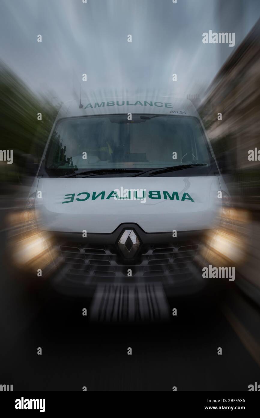 Nhs ambulance top hi-res stock photography and images - Alamy