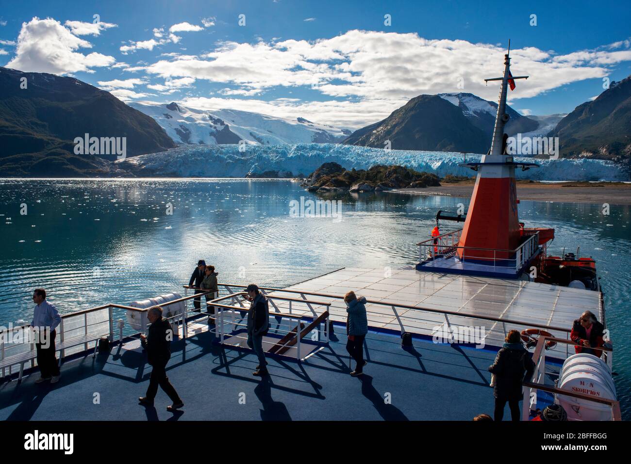 Skorpios III cruise at Amalia Glacier On The Edge Of The Sarmiento ...