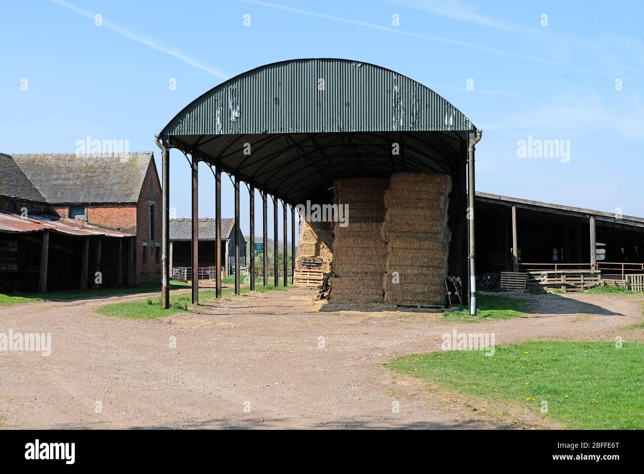 Straw barn farm fodder hay storage hi-res stock photography and images ...