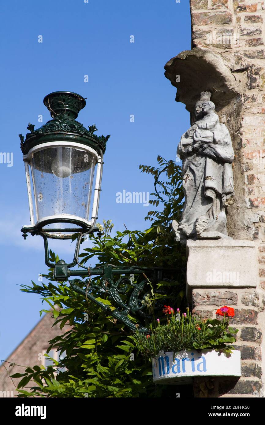 Grotto architecture hi-res stock photography and images - Alamy