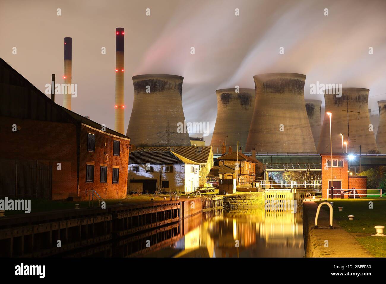 Cooling towers of Ferrybridge Power Station in West Yorkshire, which ...