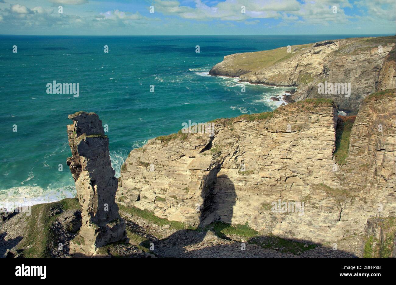 Sea stack and coastline North Cornwall England Stock Photo - Alamy