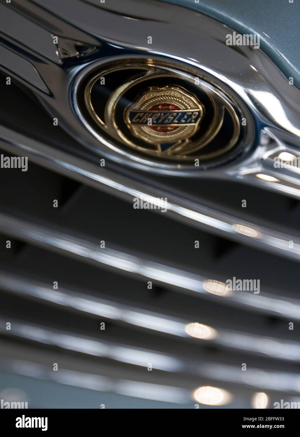 Chrysler badge hi-res stock photography and images - Alamy