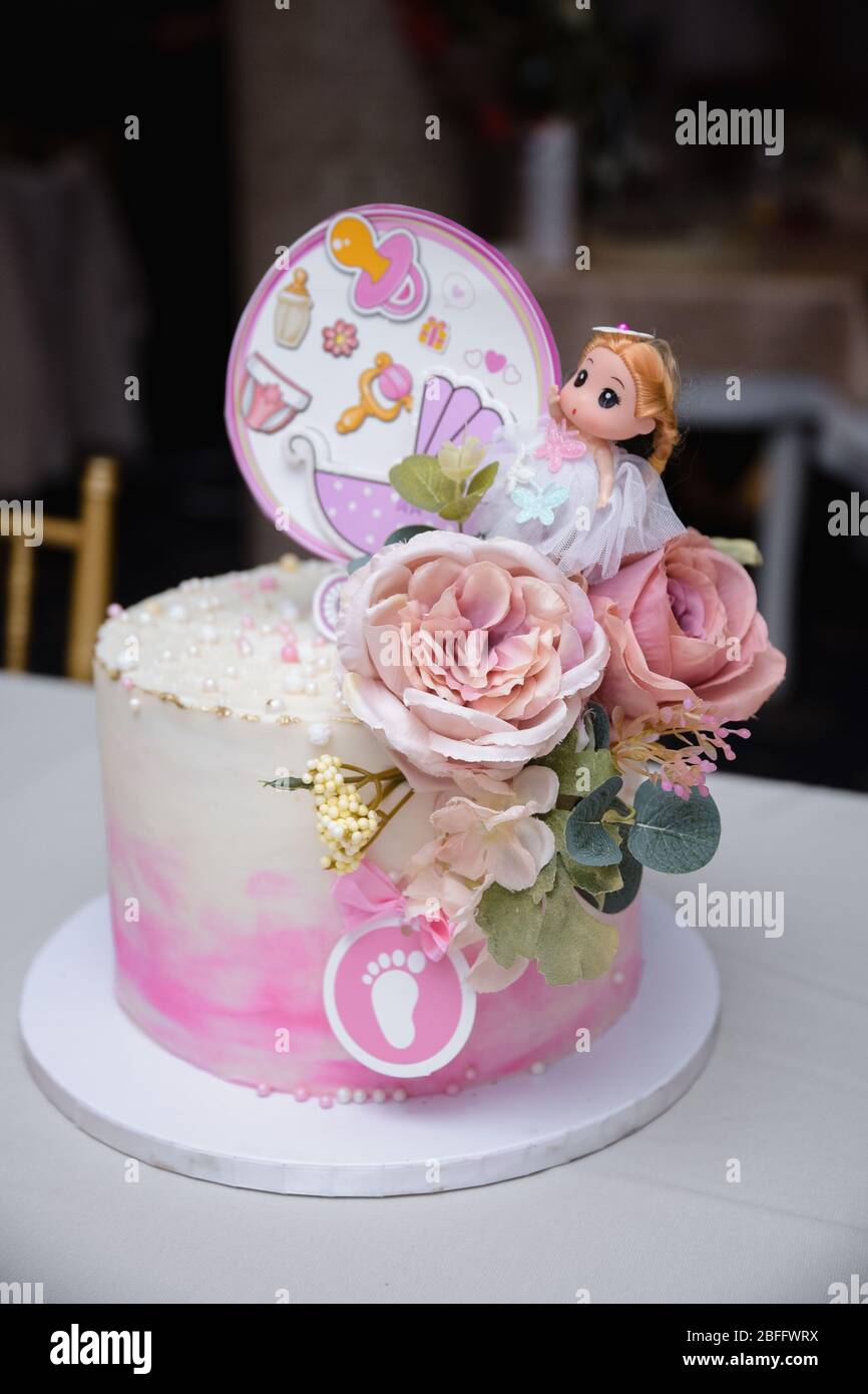 A beautiful big cake for a special event. Sweet table for special party ...