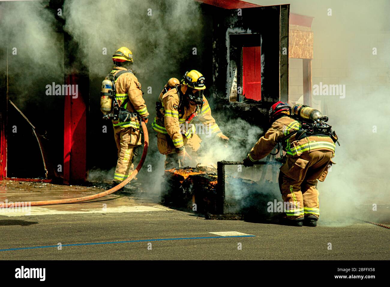 Structure fire hi-res stock photography and images - Alamy