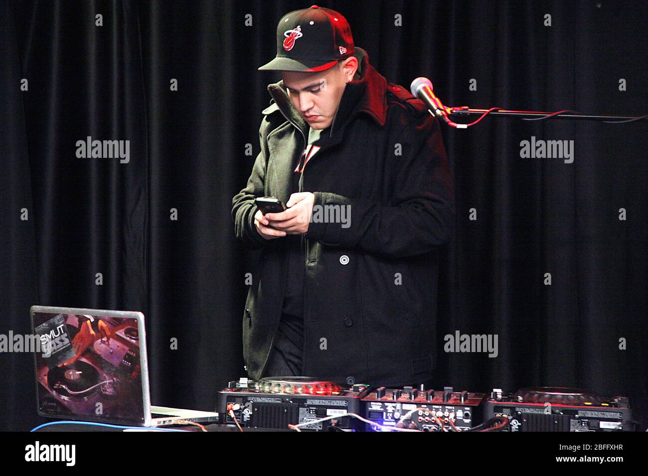 Dj flo hi-res stock photography and images - Alamy