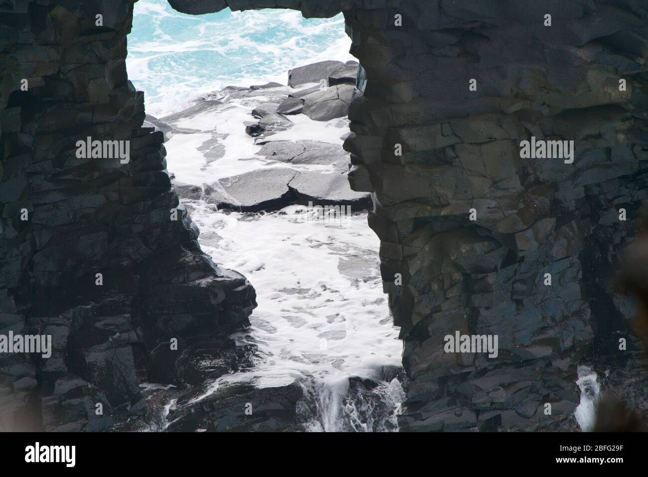 Rock crevice hi-res stock photography and images - Alamy