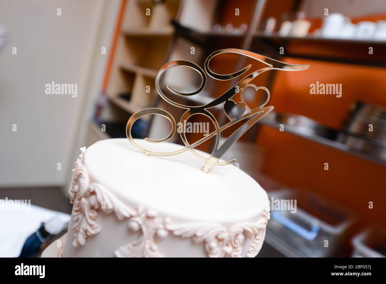 A beautiful big cake for a special event. Sweet table for special party ...