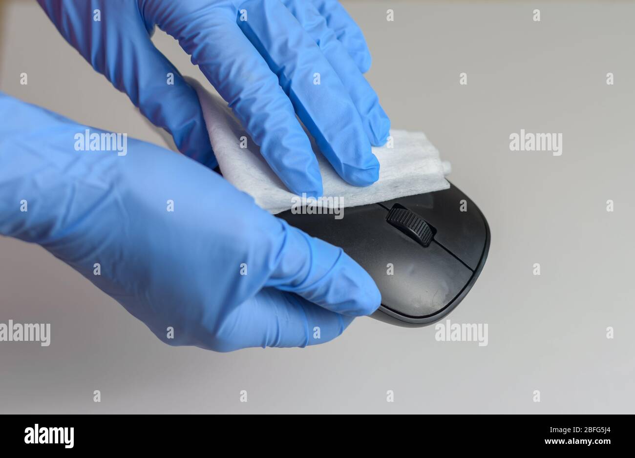 Wet mouse hi-res stock photography and images - Alamy