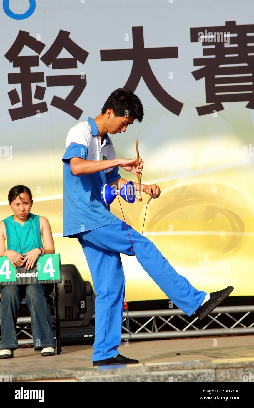 Taipei, APR 30, 2005 - Child peformance of the Super Diabolo ...